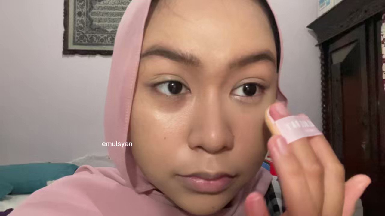 ijaa on Twitter: "ੈ ‧₊˚ BATTLE REVIEW CUSHION LOKAL: ROSE ALL DAY VS ESQA‼️ siapa yang kepooo ...