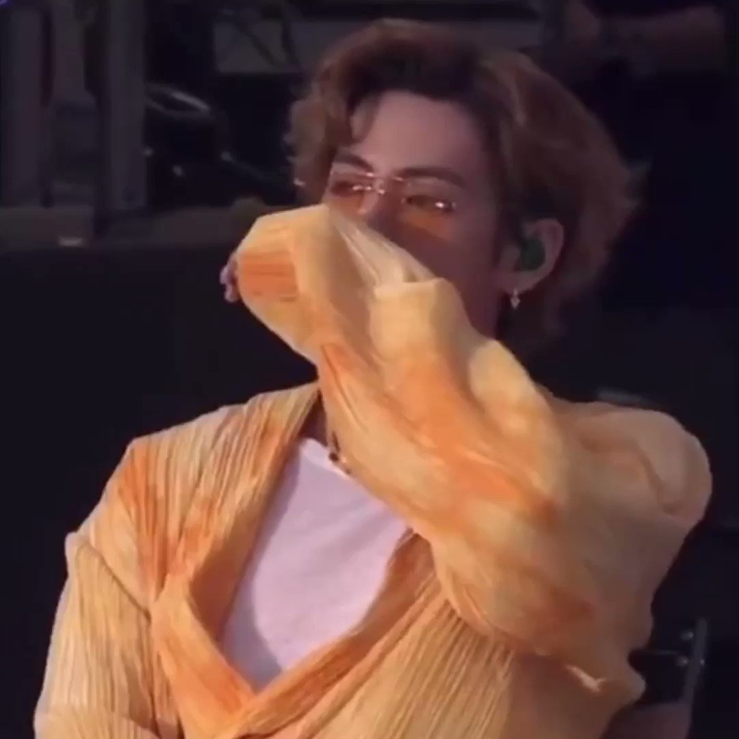 random taehyung things on Twitter: "a compilation of taehyung sneezing ♡ https://t.co/p7LJRGlSwp ...