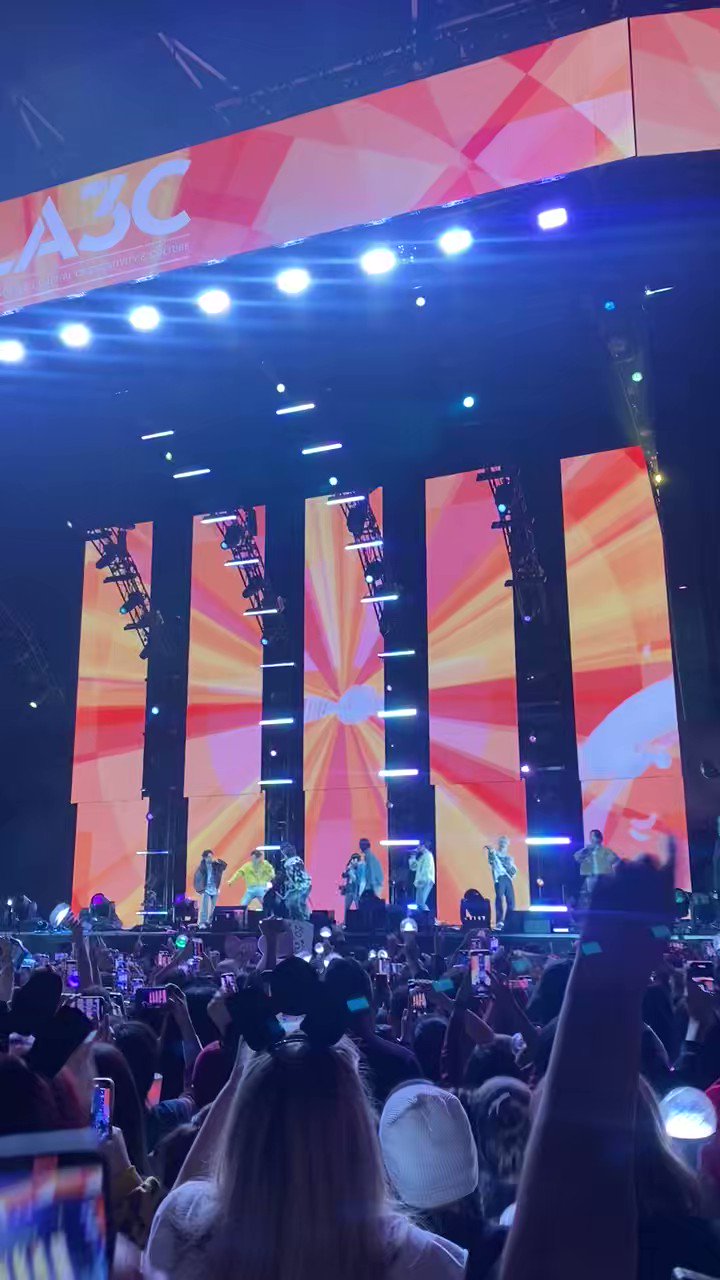 Kate Halliwell on Twitter: "round six… they’re exceeding my expectations #SEVENTEEN_LA3C #LA3C ...