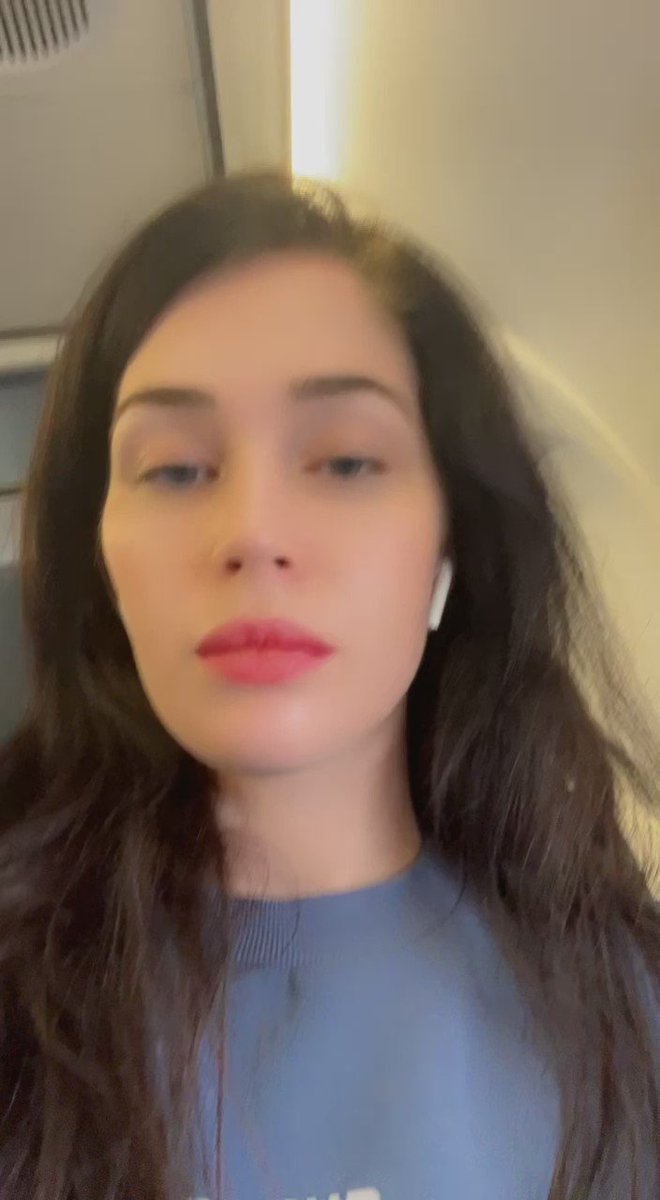 Evelyn Claire On Twitter I Am Just Tryna Be Cute On This Plane And