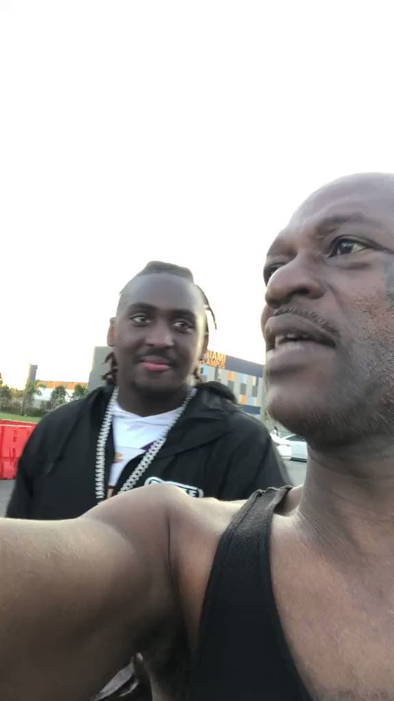 Chino On Twitter Rt Nojumper The Internet Believes Texas Running