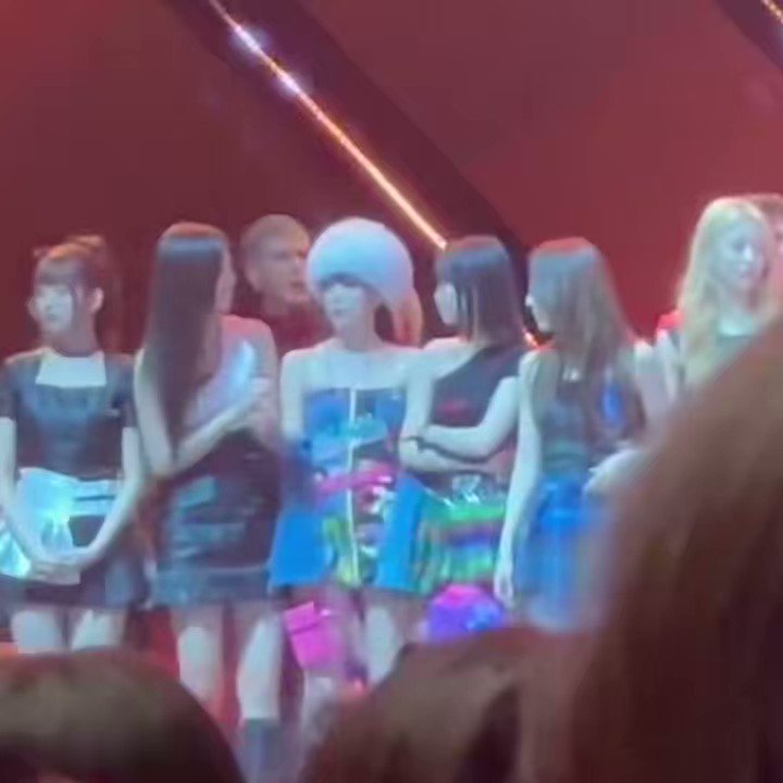 chaewon loops on Twitter: "chaewon yujin yena and sakura ♡ https://t.co/xpLalvg2oN" / Twitter