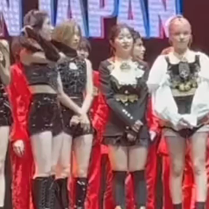 lucie • ǝᴉɔnl ฅ^•ﻌ•^ฅ ot7 on Twitter: "NMIXX Haewon talking to ITZY Ryujin and Chaeryeong at the ...