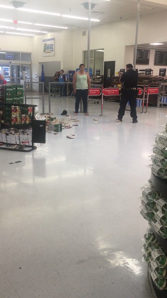 Dallas Texas Tv On Twitter Woman Tased By Police In Walmart T