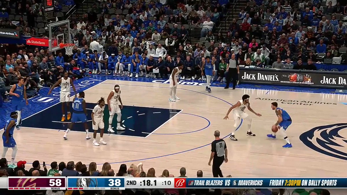 NBA on Twitter: "LUKA DIME ON THE NBA APP 🤯 📲 http://app.link.nba.com/e/watch_now"