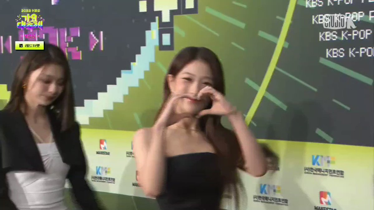 하트 해달랬더니 손키스 날려주는 여자 어떤데 77🍀 @nk00_0707