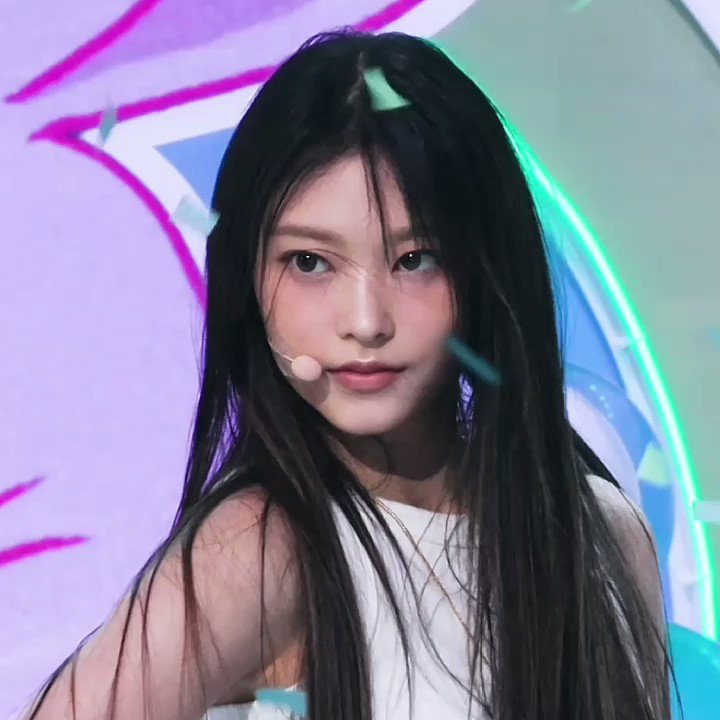 h. on Twitter: "debut era haerin you will forever be iconic https://t.co/RiotgTdxG9" / Twitter