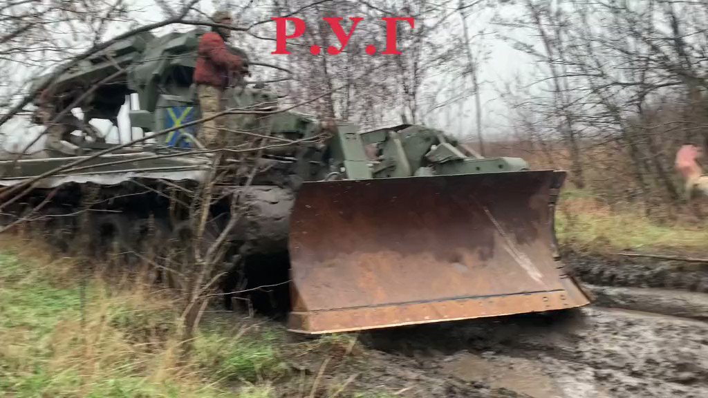Rob Lee on Twitter: "Ukrainian humvees getting a little help from IMR-2 driving through the mud ...