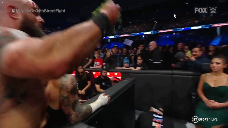 Luigi on Twitter: "Lo de Ricochet besando a Samantha Irvin (su novia en la vida real) y con esa ...