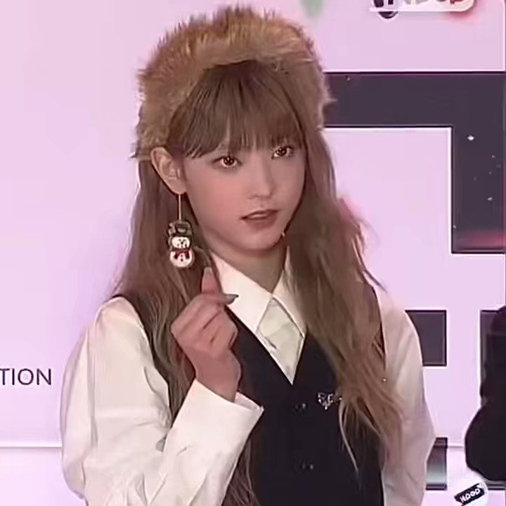 maknaez archive on Twitter: "hyein &haerin sbs gayo daejeon red carpet https://t.co/qMQFvcQDen ...