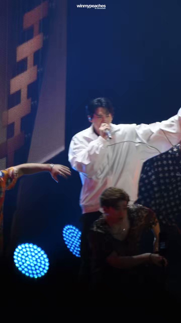 winmypeaches on Twitter: "221224 : [ FANCAM ] Beauty And a Beat BW SIDE by SIDE @winmetawin # ...