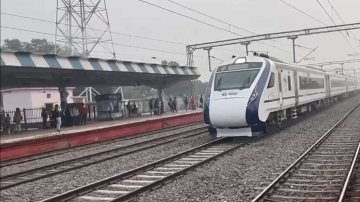 Ministry of Railways on Twitter: "Catch a glimpse of the successful trial run of the Vande ...