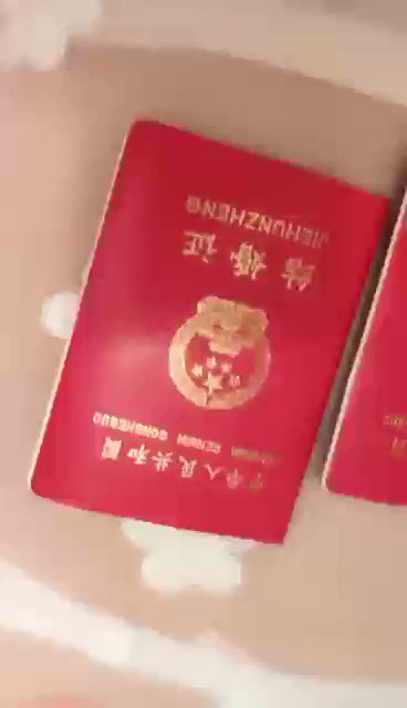 母猪骑士 On Twitter 直接在婚房里面后入这个骚逼~让她穿着情趣婚纱一边给老公打着电话一边被主人疯狂输出