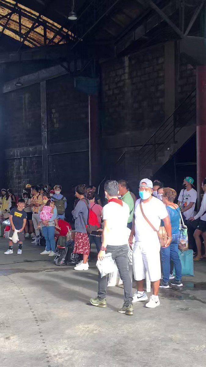 ABS-CBN News on Twitter: "Sa isang bus terminal sa EDSA Cubao, mahaba ang pila ng mga pasaherong ...