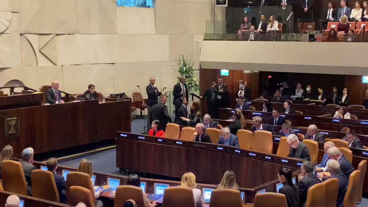 ידיעות אחרונות On Twitter Rt Hilaiesivan ח״כ מירב בן ארי הוצאה בכוח