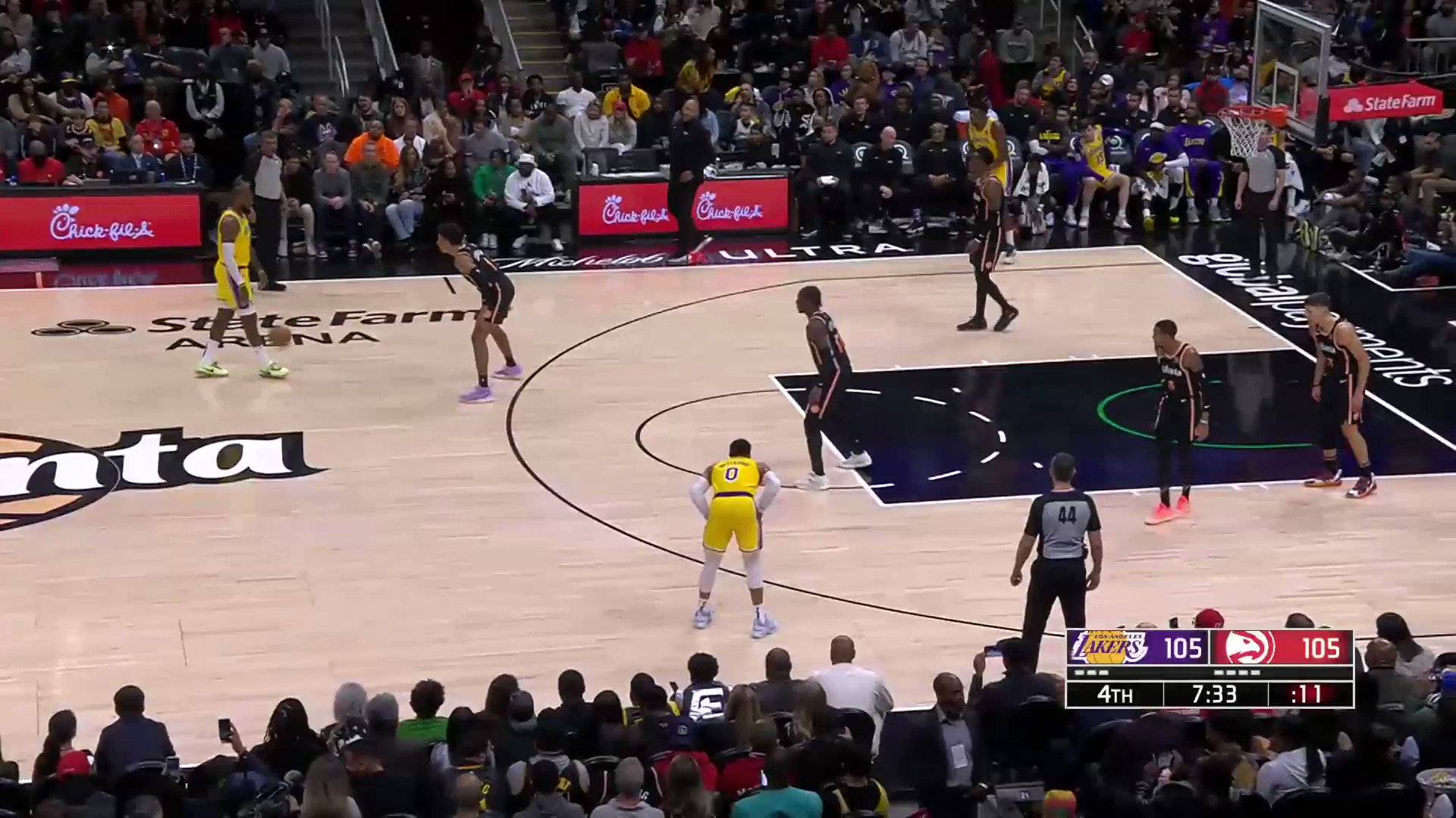 NBA on Twitter: "37 PTS FOR LEBRON 🗣️ LAKERS LEAD IN ATLANTA. 📲 https://t.co/WjxYAo0Ivs https ...