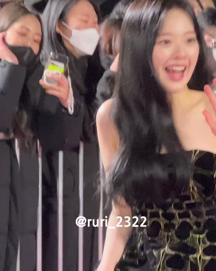 루리 on Twitter: "221231 SBS 연기대상 레드카펫 #한수아 치얼업 소윤, 지윤이..🥹 ️🥹 ️ https://t.co/m4DQVDwJtF" / Twitter