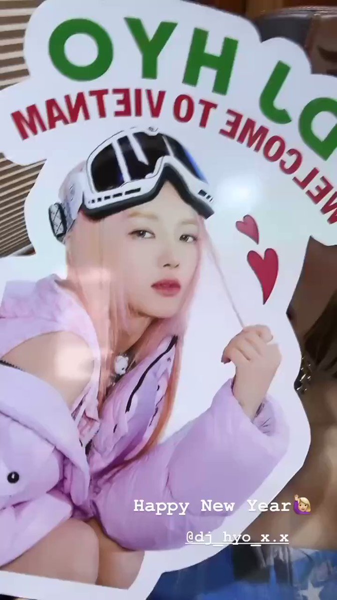 HYU 🕷 DEEP on Twitter: "RT @Hyoyeon_SNS: [INSTAGRAM STORY] hyoyeon_x_x: Happy New Year @/dj_hyo ...