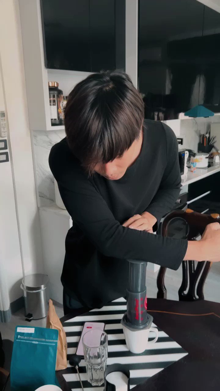 Mek Jirakit (@talktojirakit) / Twitter