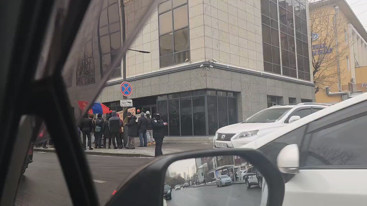 Тулга Т On Twitter УДШ ийн урд жагсаал болж бна