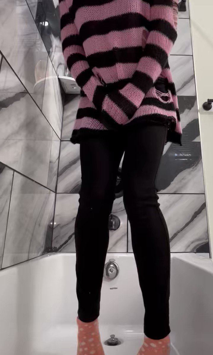 Lilith On Twitter Watch Me Desperate To Pee In My New Omorashi Video ——— Wetting My Black