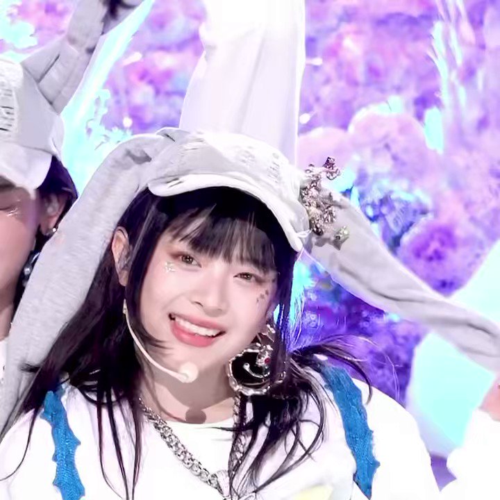Hanni Archive On Twitter Hanni Pham The Cutest Bunny 🐰 Cszepzinxi Twitter