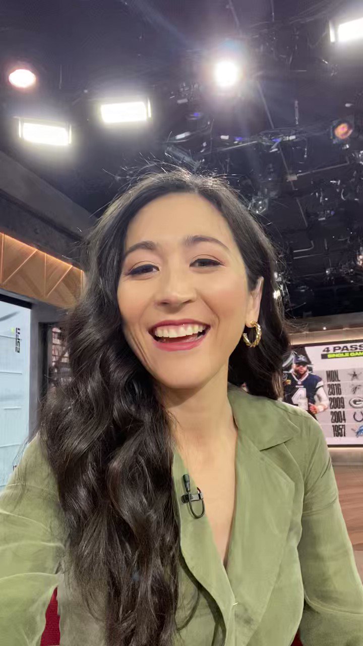 Mina Kimes on Twitter: "NFL LIVE FROM NY https://t.co/VIbcnDCqea" / Twitter