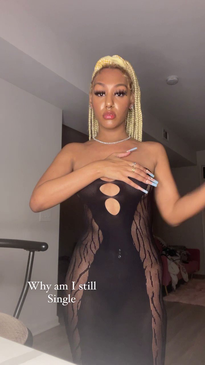 Burlz🩸 on Twitter: "Why am i still single?🙄 https://t.co/zNUsPPUCzW" / Twitter