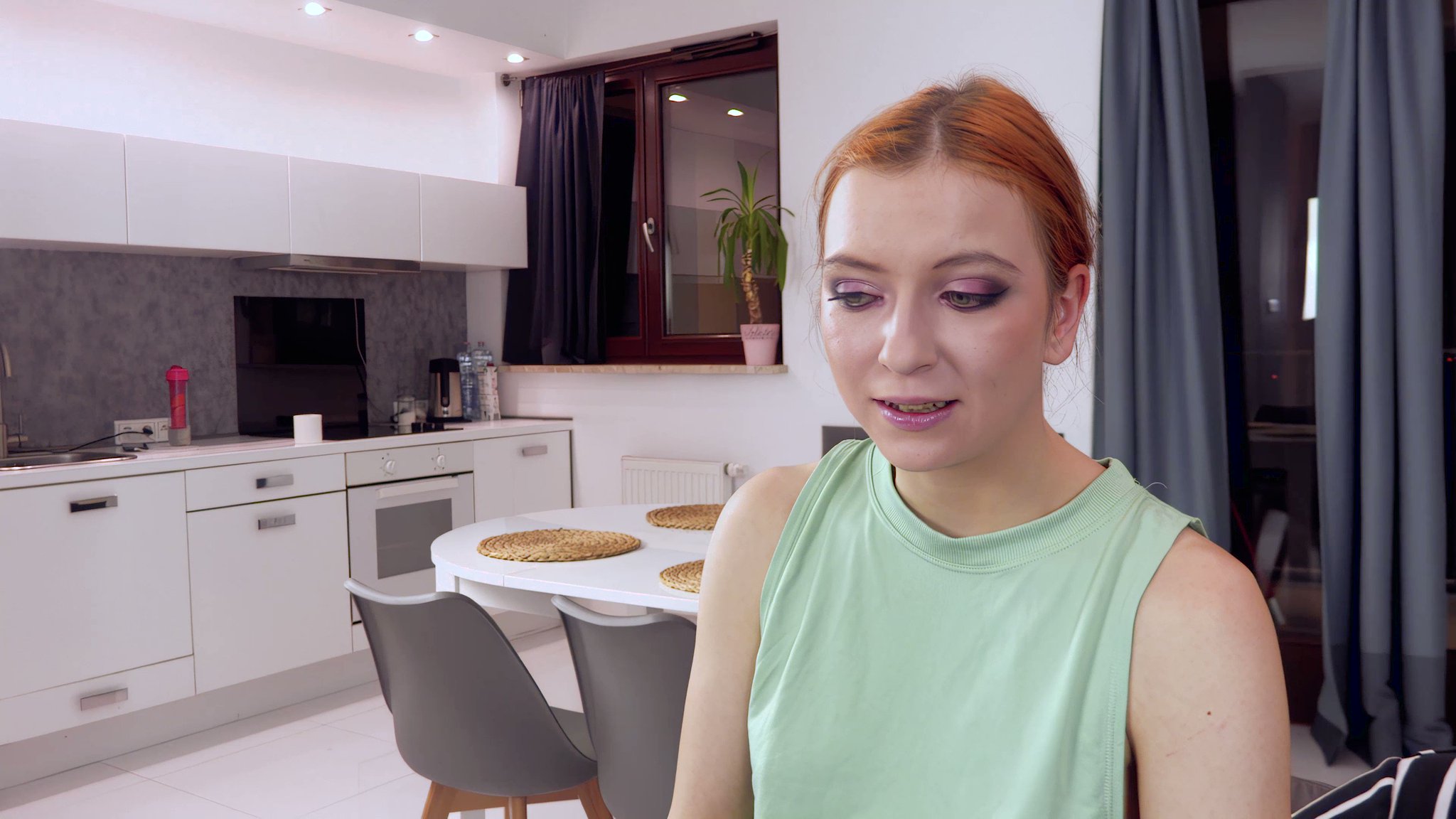 Xes.pl on Twitter: "Nowy film na https://t.co/iZ4iyBhYpX. Podobno na przeziębienie dobra jest ...