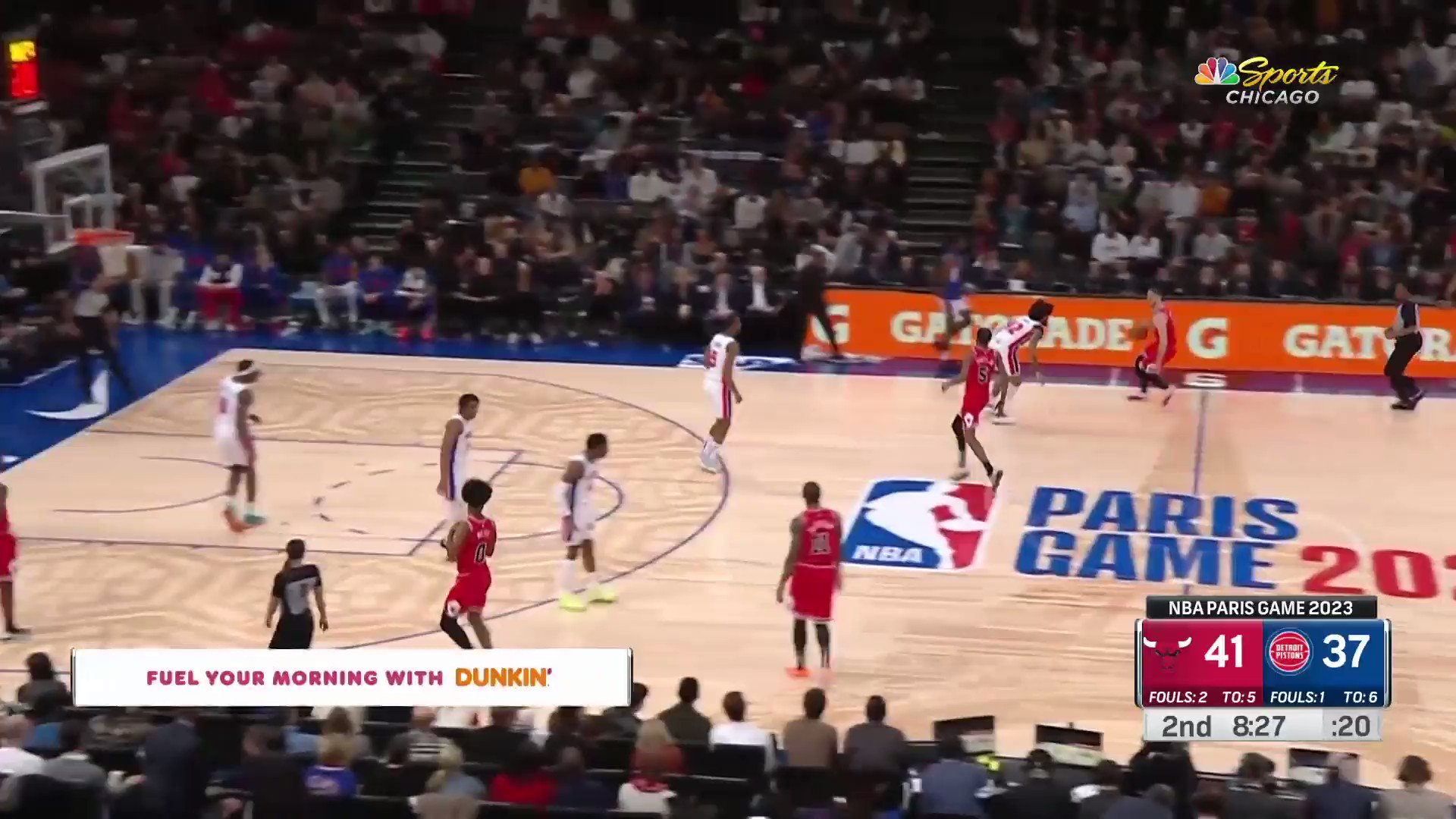 NBA on Twitter: "DERRICK JONES JR. ON THE LOB 😳 Tie game in Paris on NBA TV! 🇫🇷 #NBAParis ...