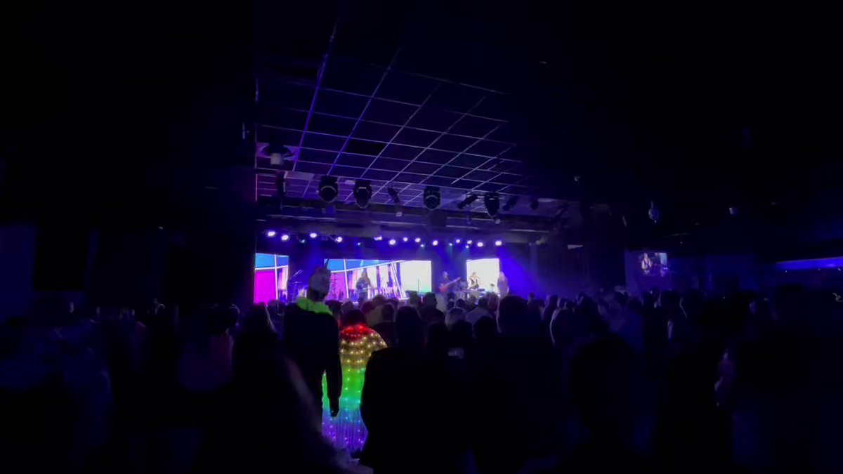 Limahl_Official on Twitter: "Another snippet from last night’s show - ‘Hang On Now’ 🎤🎤🎤"