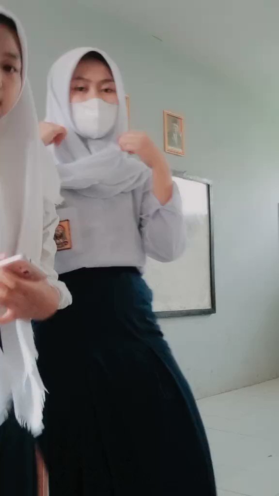 kumpulan rok sekolah(pecinta rok ketat sekolah) on Twitter: "💦💦💦"