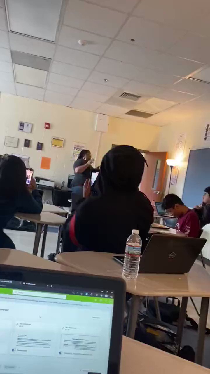 100 Rue🏢🔞® On Twitter Une Enseignante De Lécole Publique Fait De