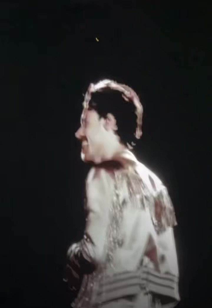 kris 🌸🎀🧸 on Twitter: "RT @karmarvles: BABYYYY 😕😕😕"