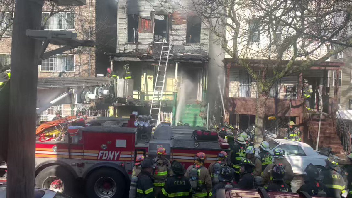 Fdny On Twitter Fdny Members Are Currently Operating At A 3 Alarm