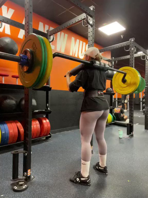 Amged on Twitter: "I bet she wished if that guy was "taking a peek" at her now...maybe he would ...