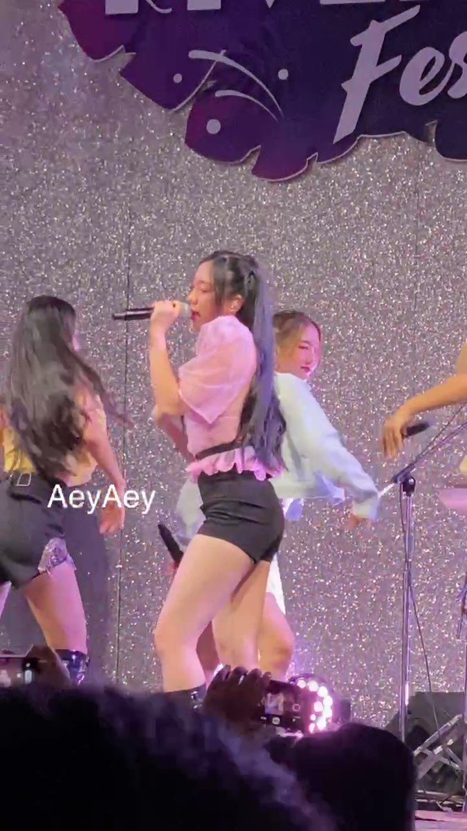 Toon_wtcs on Twitter: "RT @aey_kanyawee: แงๆห้ามไม่ได้แล้ว ห้ามไม่ได้แล้วลูกเราโตไปมากแล้ว🥺 ...