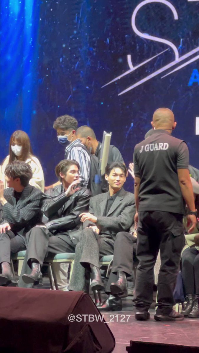 CursedFangirls★彡 on Twitter: "RT @STBW_2127: 想著一定要喊所以我 Me：P’Bright ☀️：what'up 回我真的瘋掉啊啊啊啊啊啊啊啊啊 ...