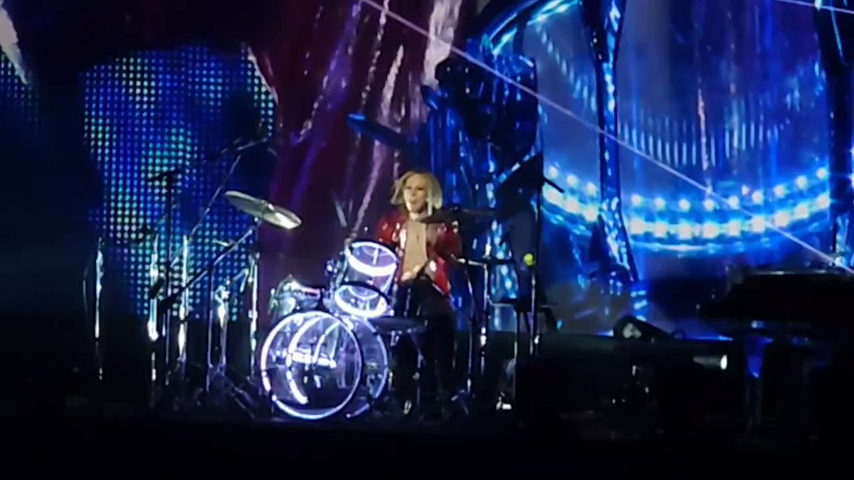𝕁𝕚𝕝𝕝𝕚𝕒𝕟🍊 on Twitter: "2/4 #TheLastRockstarsNYC Yoshiki's breathtakin drum solo🥁 He always gives ...