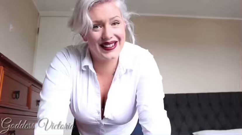 Fartshoutout699 on Twitter: "Blonde BBW ripping loud rotten eggy bubbly farts in tight jeans ...