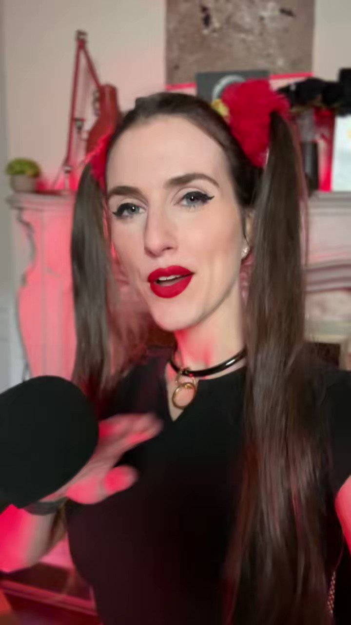 Piper Blush On Twitter Piper Goes Live Twice A Day F8kod1auqa ☺️