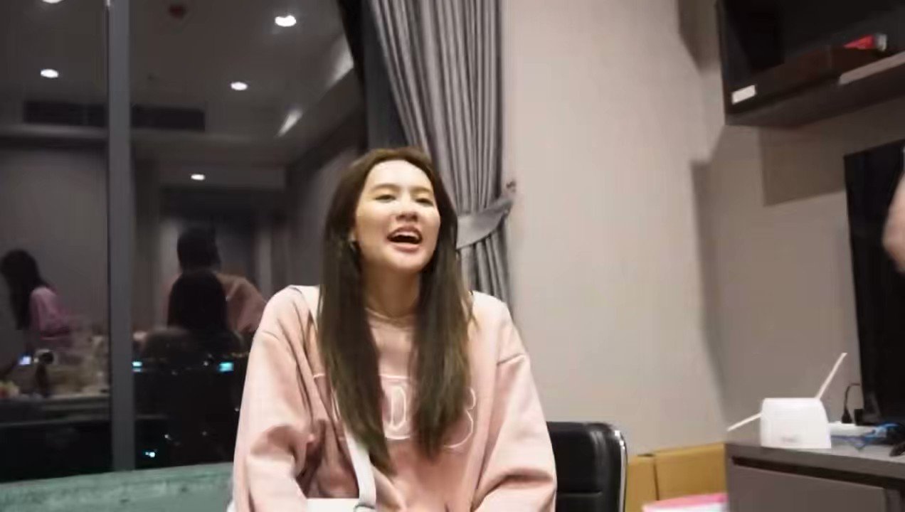 ถุง ෆ ꙳ on Twitter: "โม : ผมเห็นคุณจุ๊บอยู่ในไลฟ์ทุกวัน เป้โม : มีกอดๆด้วย กอดๆๆจุ้บๆๆ น้ำหนึ่ง ...