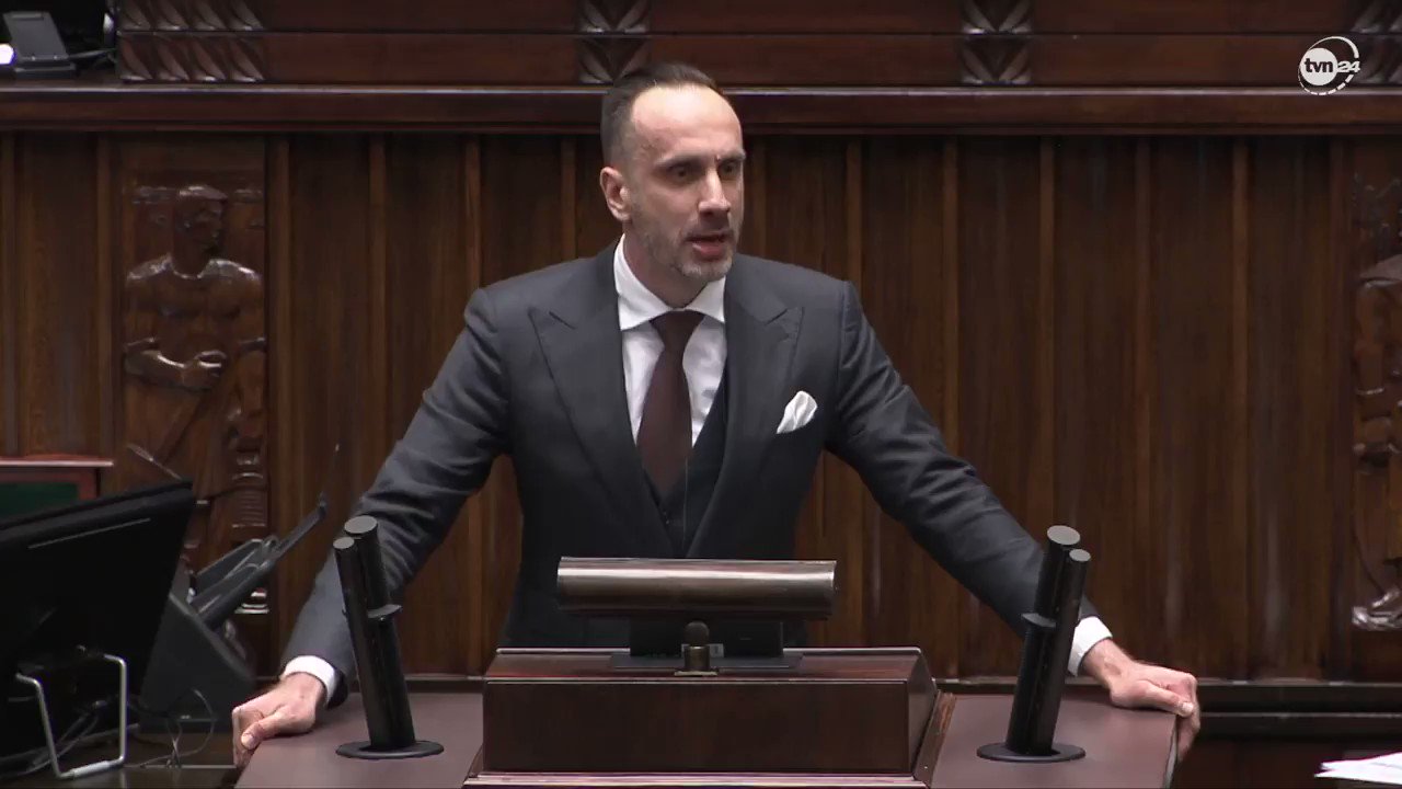 tvn24 on Twitter: "Posłowie Zjednoczonej Prawicy oklaskiwali w środę w Sejmie swoich ministrów ...