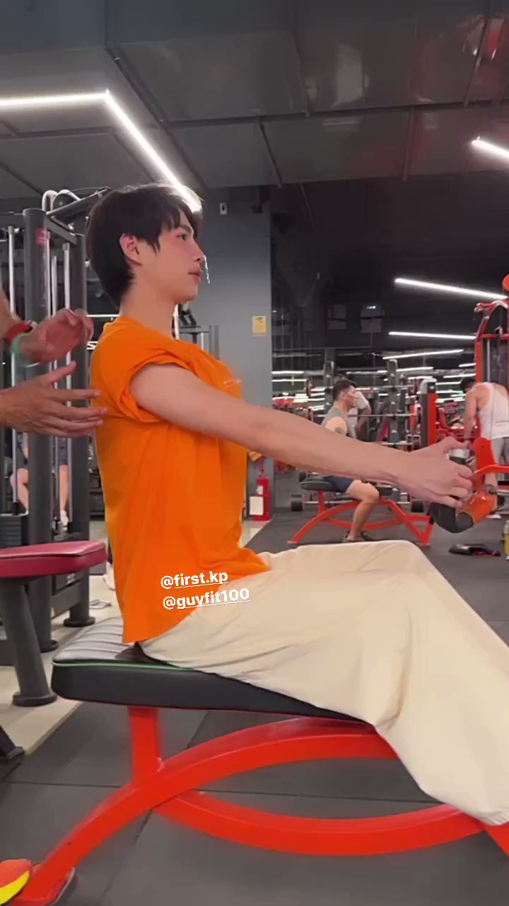 FirstKhaotung Indonesia FC 🇮🇩 on Twitter: "Sekarang gantian ya yg videoin 🤭 IG Story : khaotungg ...