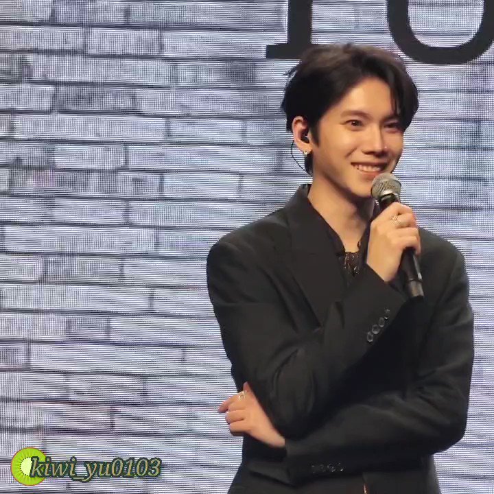 YU키위🥝👻 on Twitter: "2023.02.04 #YU 1st in Korea Best Love Fanmeeting 끅끅 웃는거 직접봤어 ☺️ 뭐에 빵 터졌는지 ...