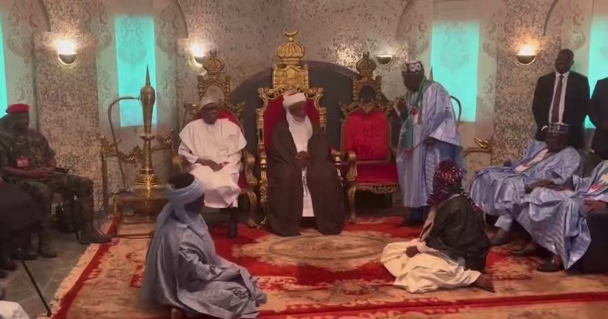 TheCable on Twitter: "VIDEO: Buhari present as Tinubu visits Sultan of Sokoto 'to seek blessing ...