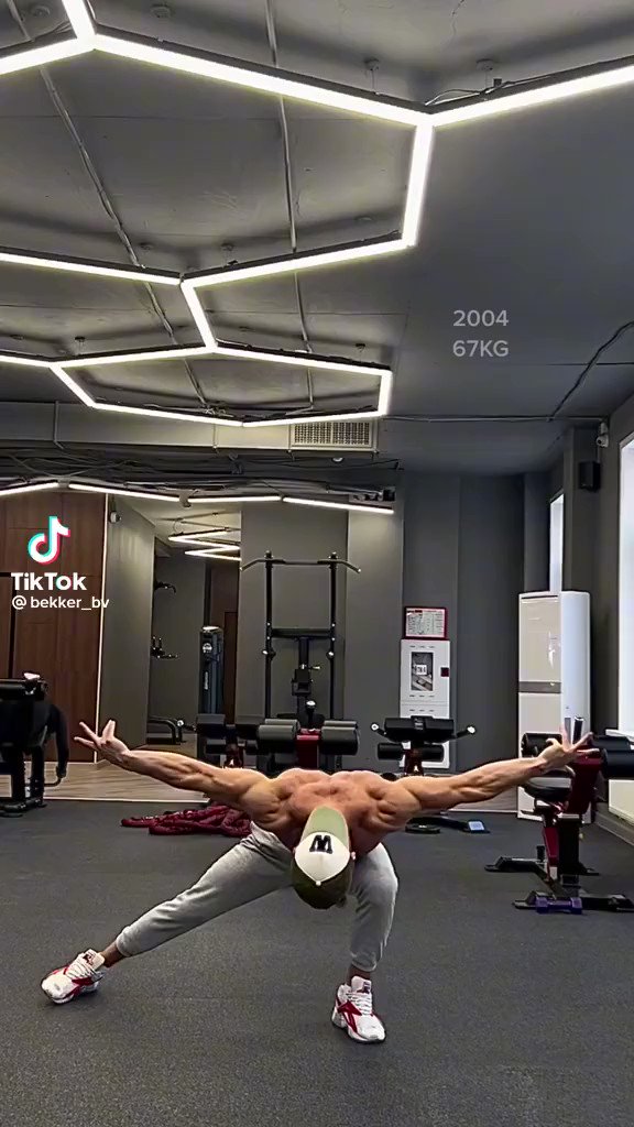 외국 04년생의 완벽한 몸매 틱톡: bekker_bv 몸짱 갤러리 @greatbody_