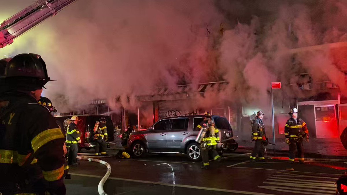 Fdny On Twitter Fdny Members Are Currently Operating At A 3 Alarm