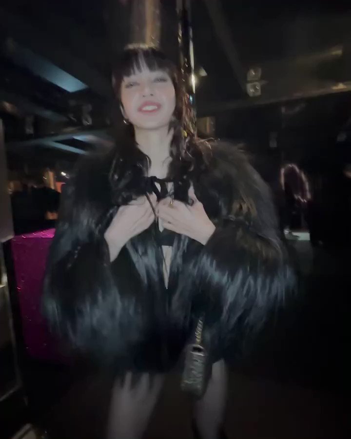 หัวหน้าเด็กน้อย🐈 on Twitter: "RT @LILITEAMTH327: [IG Update] @vmagazine 🗓️ 11 JAN 2023 🔗 https ...