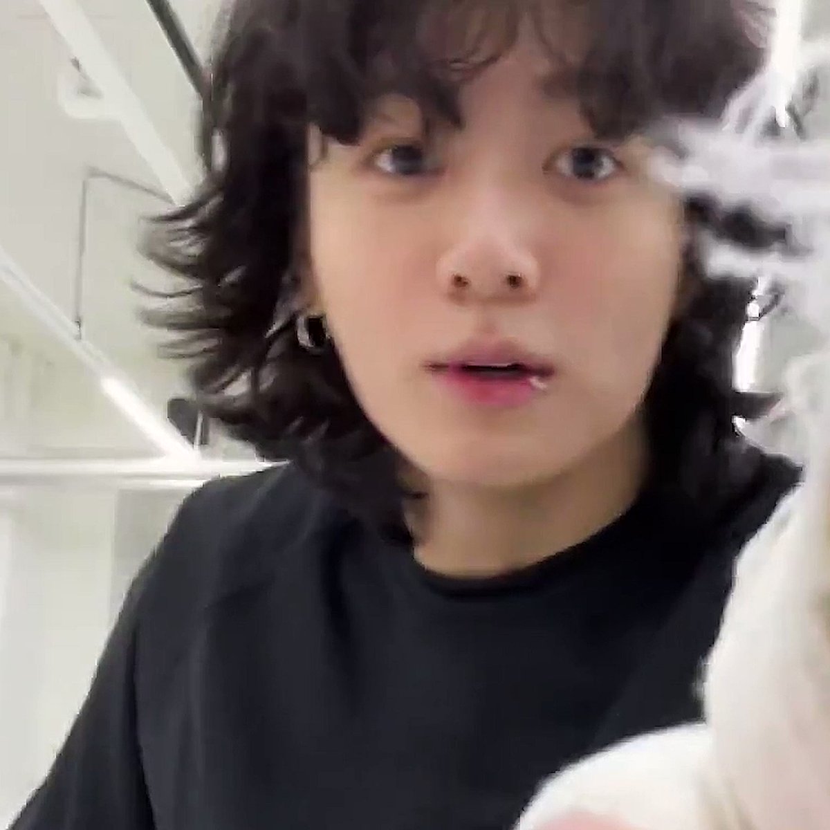 Kir On Twitter Rt Jeoneshi97 Will Never Win An Argument With Jungkook If He Looks At Me With